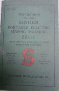 SINGER MODEL 221-1 Sewing Machine Manual – Sewing Machine Museum