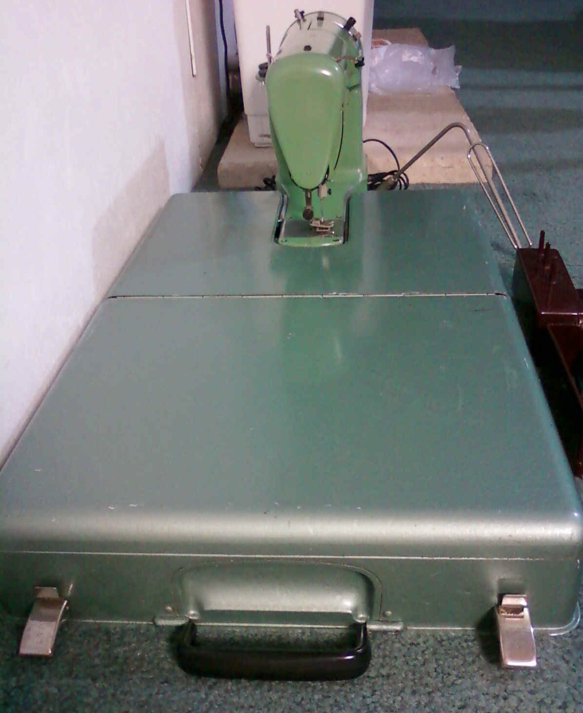 Elna Supermatic Sewing Machine – Sewing Machine Museum