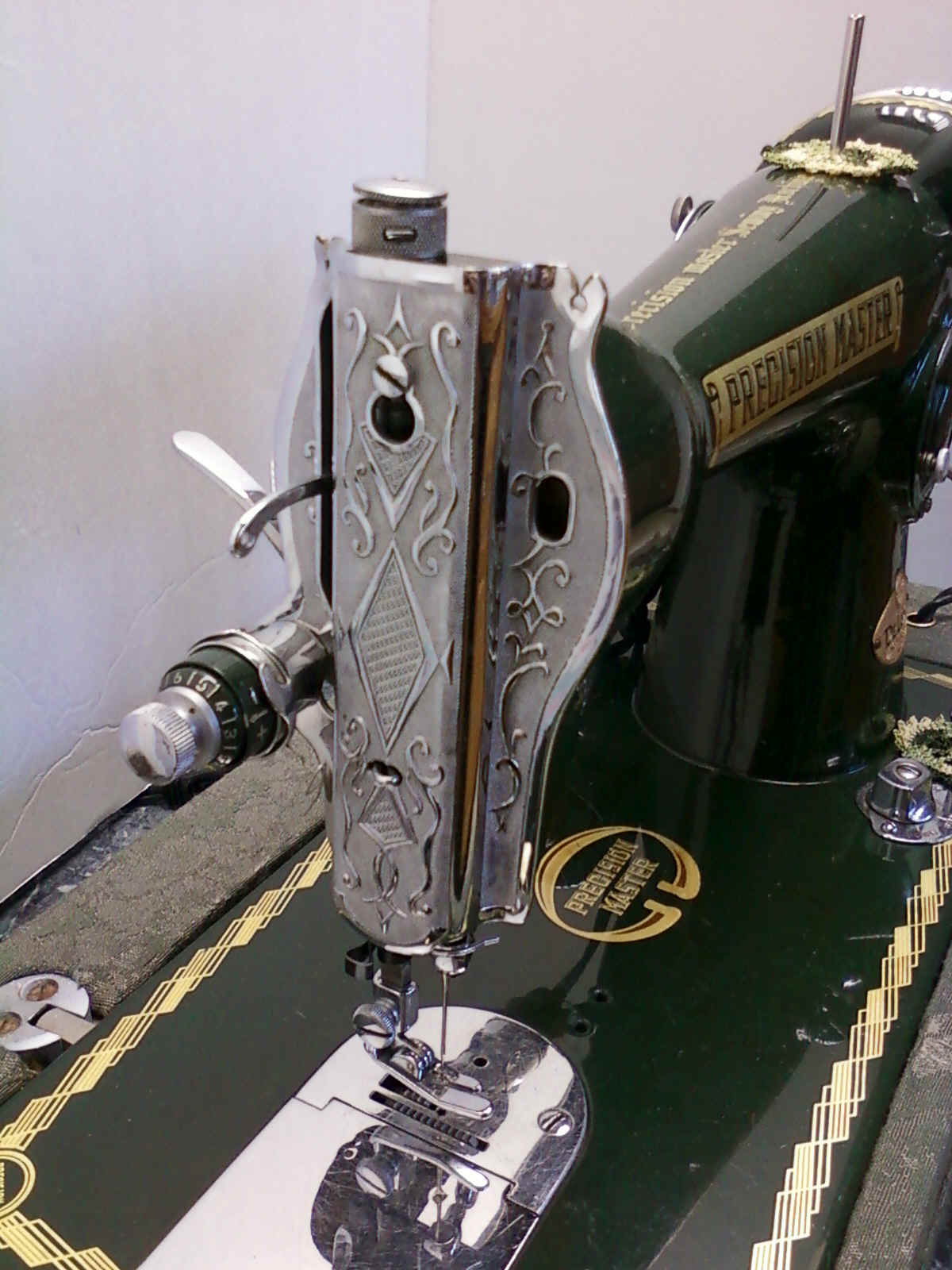 DeLuxe Precision Master Sewing Machine – Sewing Machine Museum